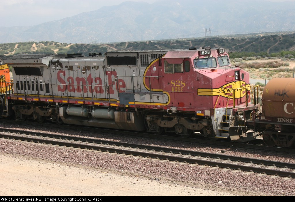 BNSF 828
